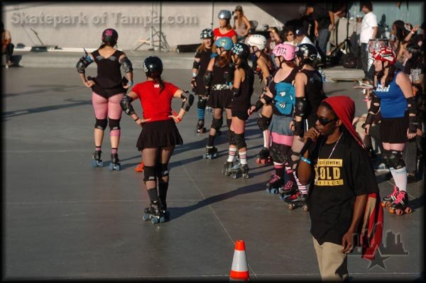 etnies Goofy vs Regular - Street – GOOFY WINS! — Skatepark of Tampa