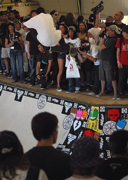 Andrew Langi crail snatching over the hip — Skatepark of Tampa
