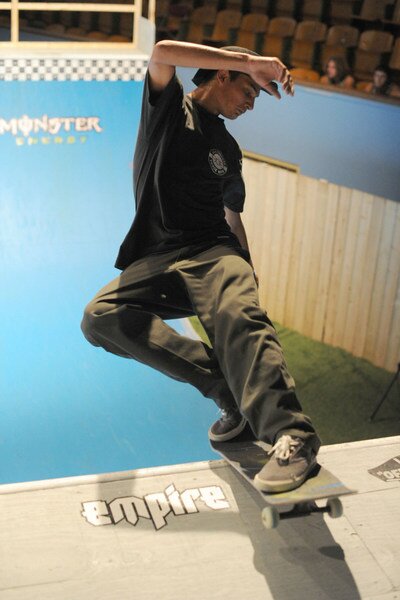 Tom Remillard – front rock — Skatepark of Tampa