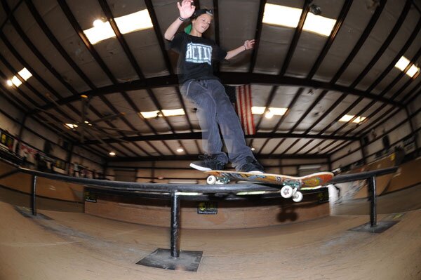 Justin Drysen - frontside feeble grind — Skatepark of Tampa